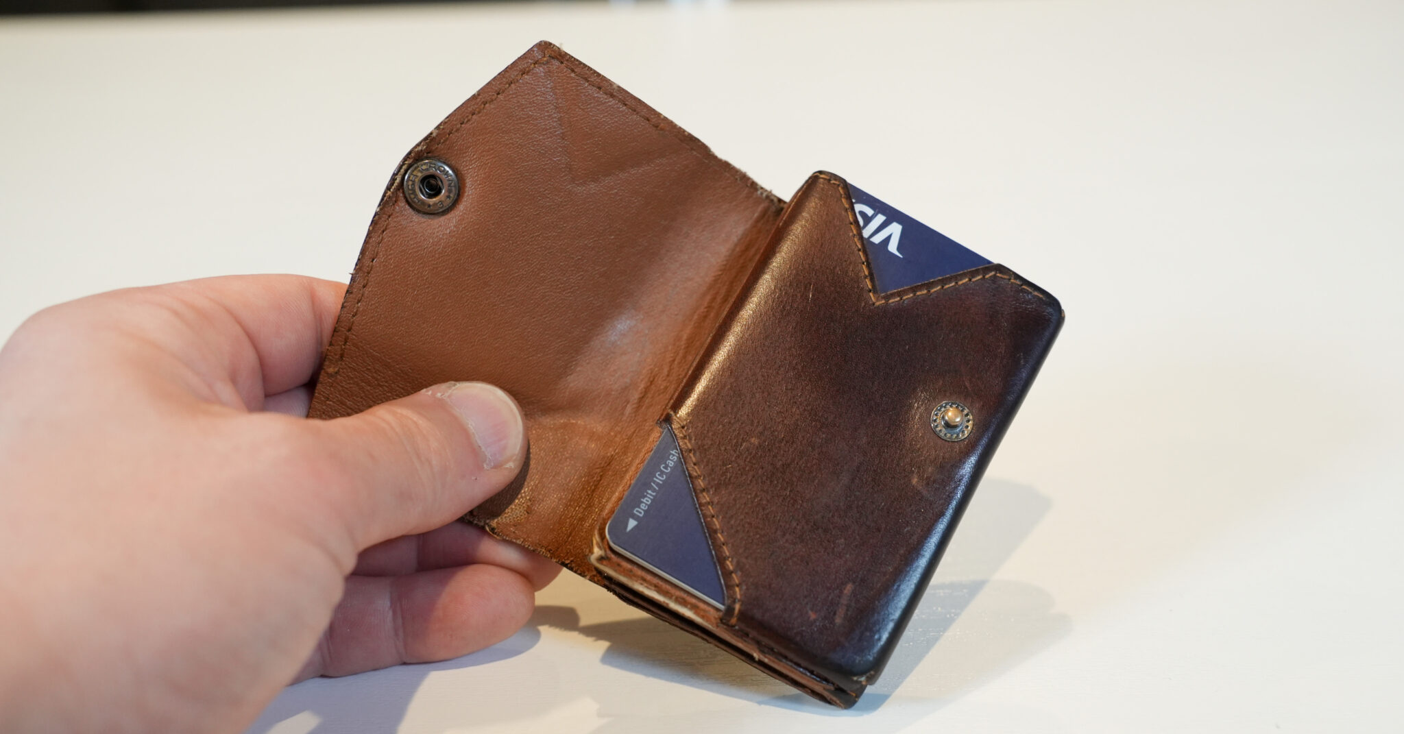 「小さい財布」abrAsusを8年使ってみた結果