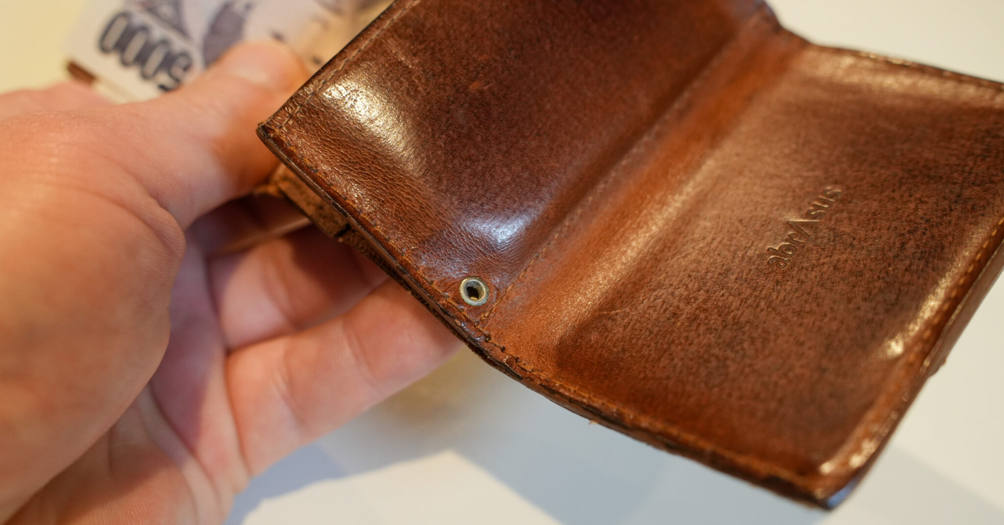 「小さい財布」abrAsusを8年使ってみた結果